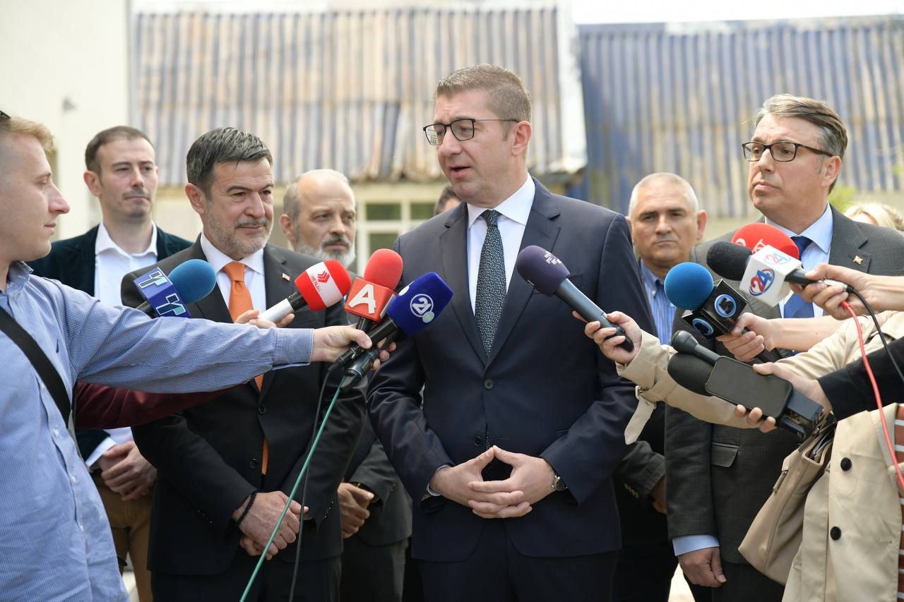 Политички анализи и реални очекувања: Колку е основана прогнозата на Мицкоски за локалните ...