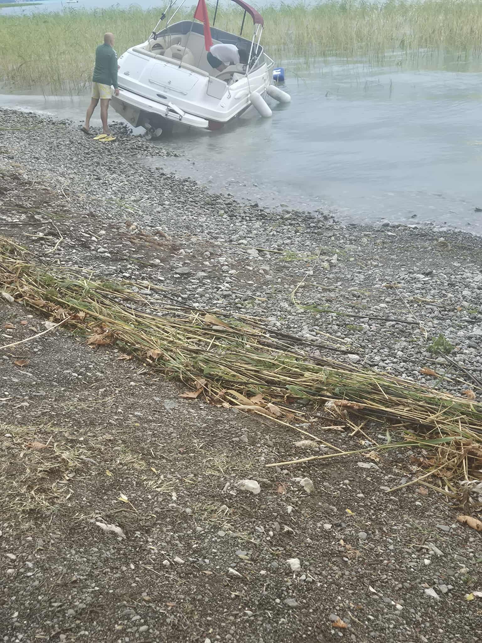 Силното невреме кое го зафати Охрид целосно уништи над 15 пловни објекти кои беа во водите на ...